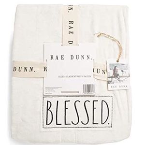 Rae Dunn | Bedding | Rae Dunn Queen Size White Blanket | Poshmark